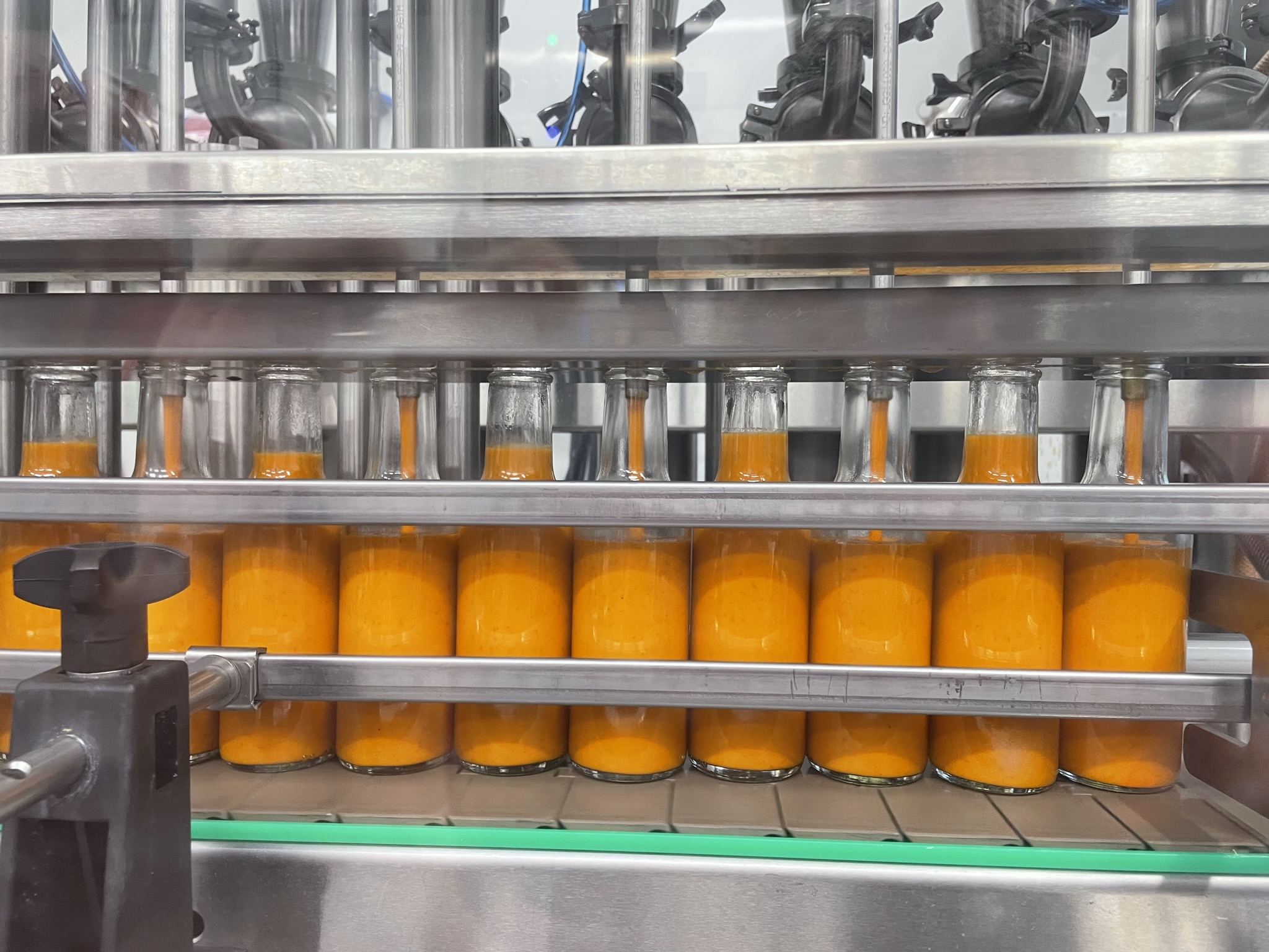 Boost Efficiency with Semi-Automatic Sauce Filling Machines